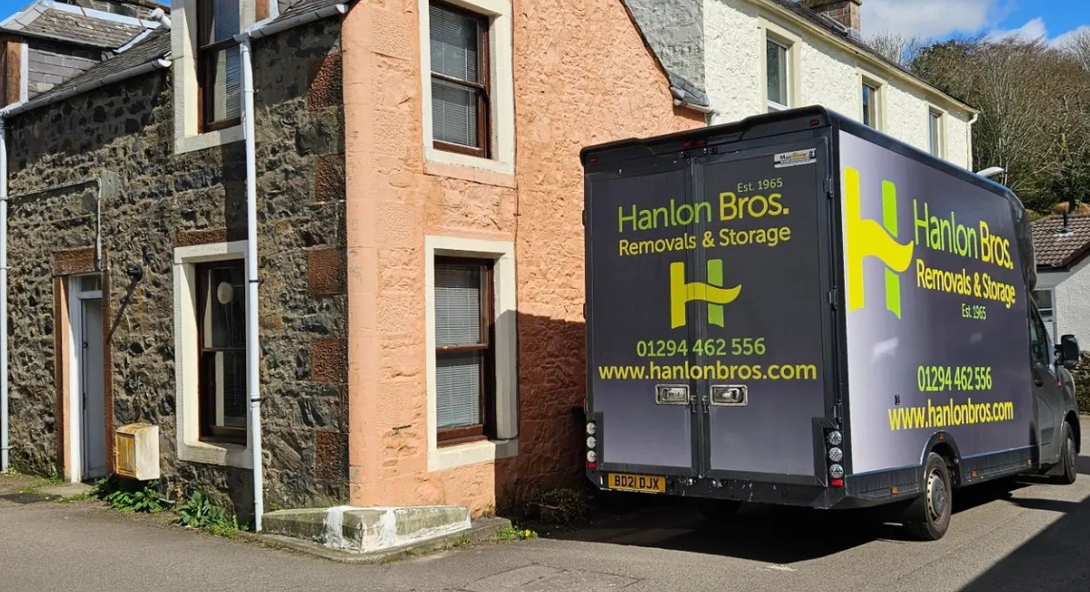 How to Pack Your Bathroom for Moving House - Learn More – HanlonBros